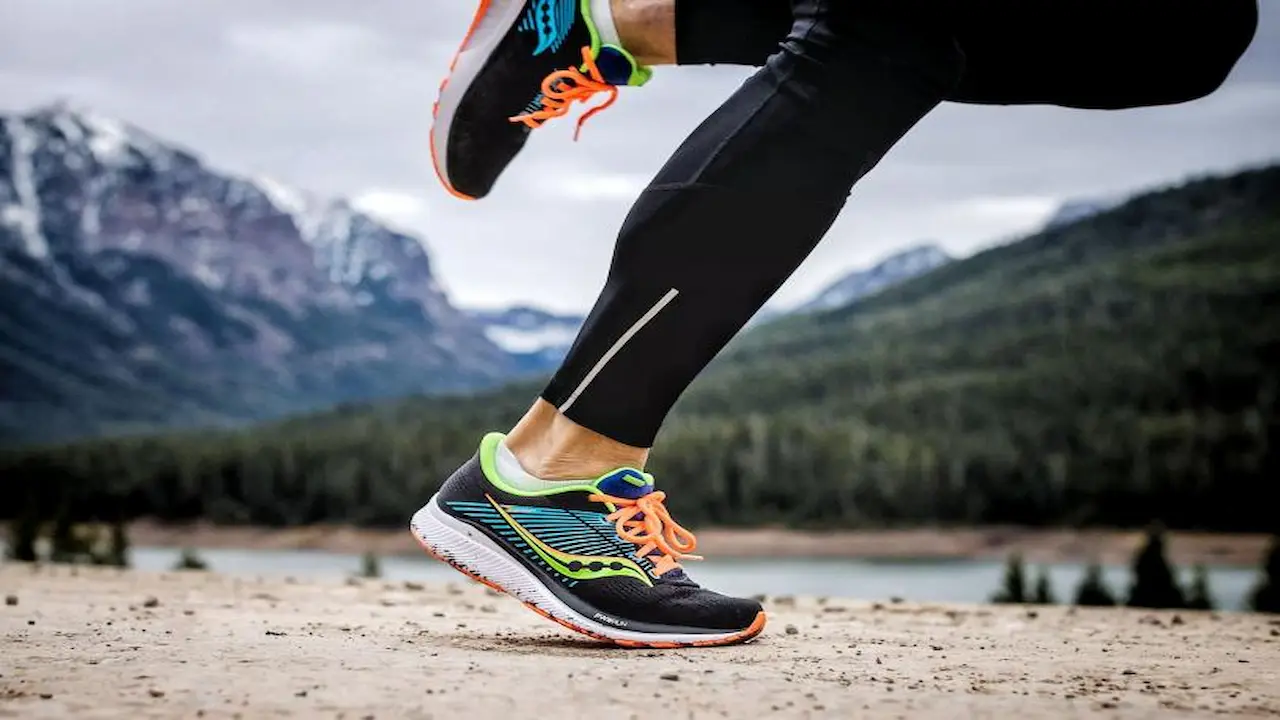 مشخصات کفش ساکونی اصل؛ بررسی تخصصی | مجله نوبل